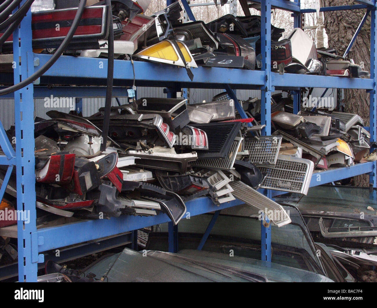 Scrapyard shelves hi-res stock photography and images - Alamy