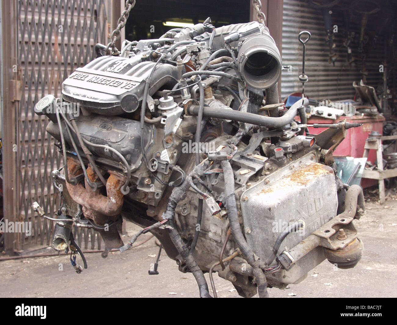 Wrecking service hi-res stock photography and images - Alamy