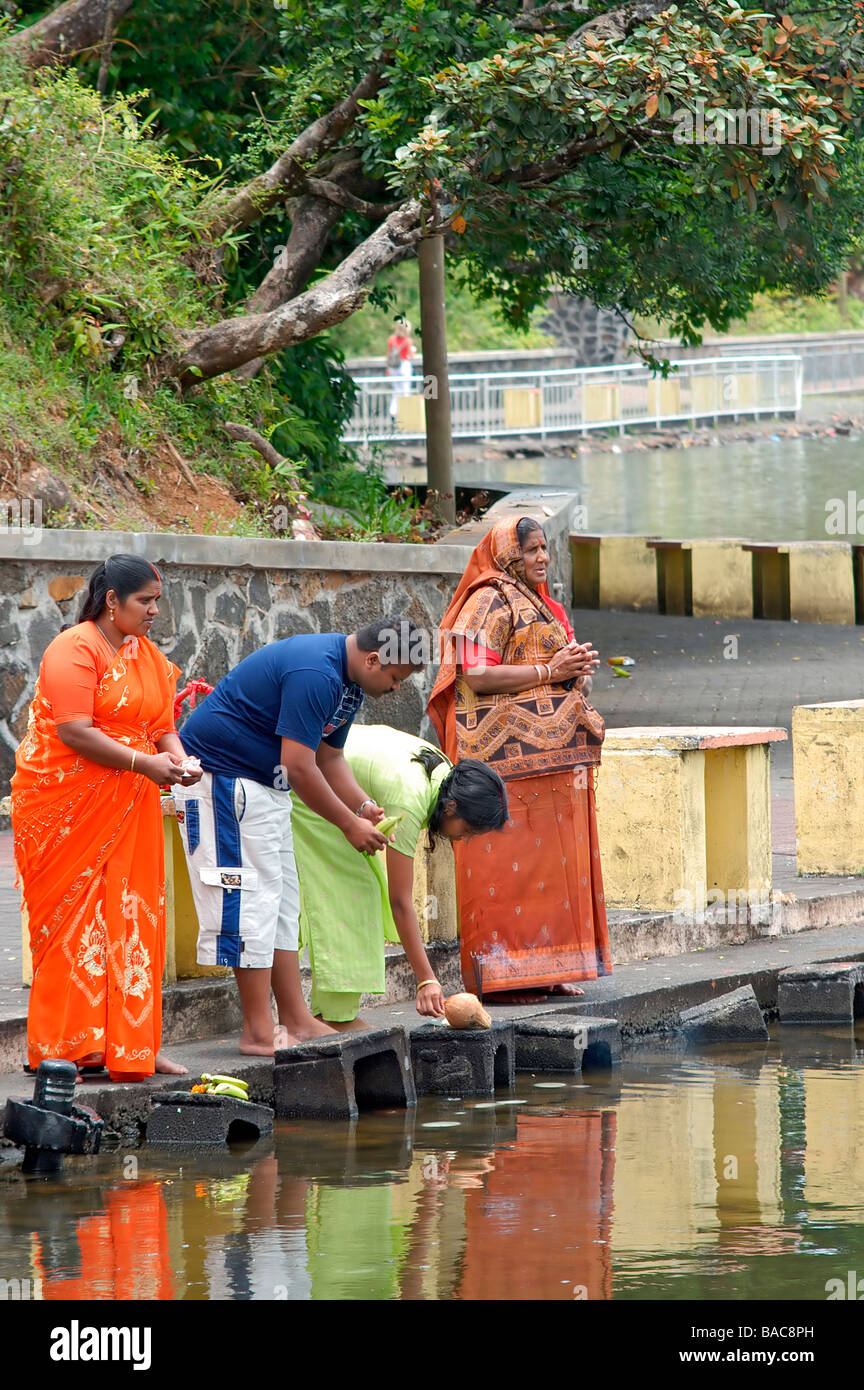 Traditional hindu societies hi-res stock photography and images - Alamy