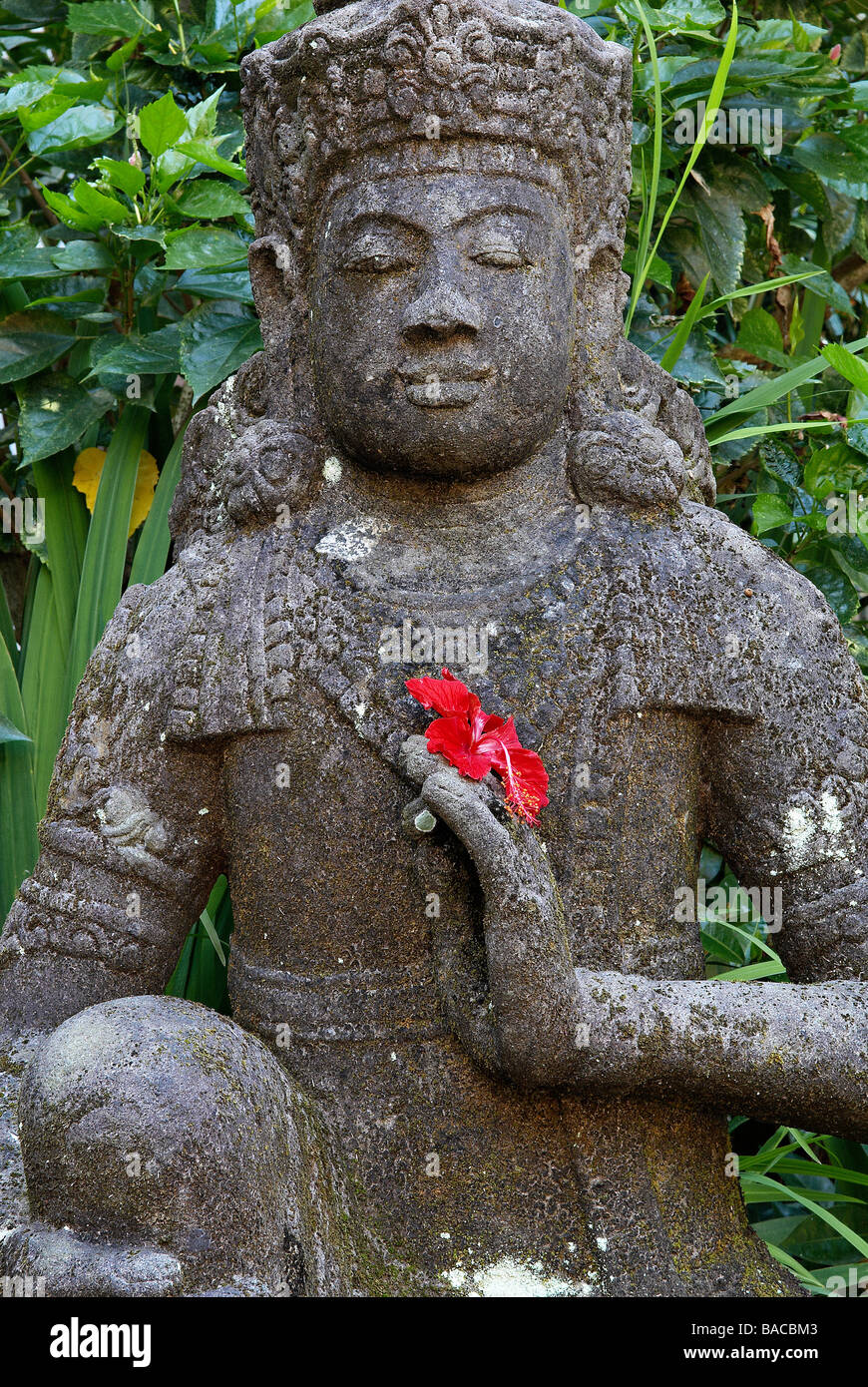 Indonesia, Bali, Ubud, statue in a hotel garden Stock Photo - Alamy