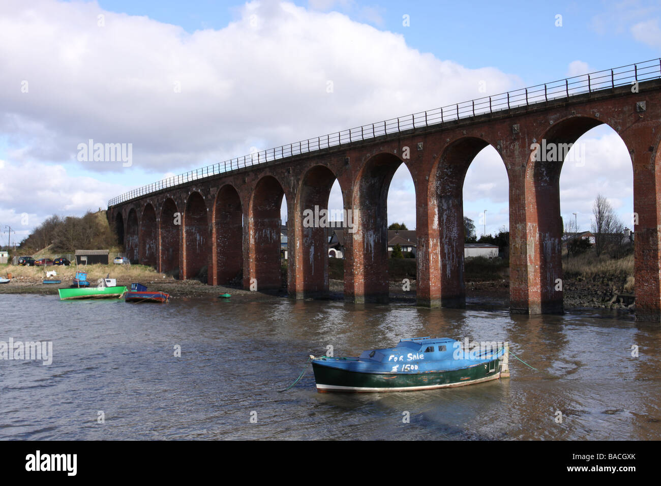 Montrose railway bridge hi-res stock photography and images - Alamy