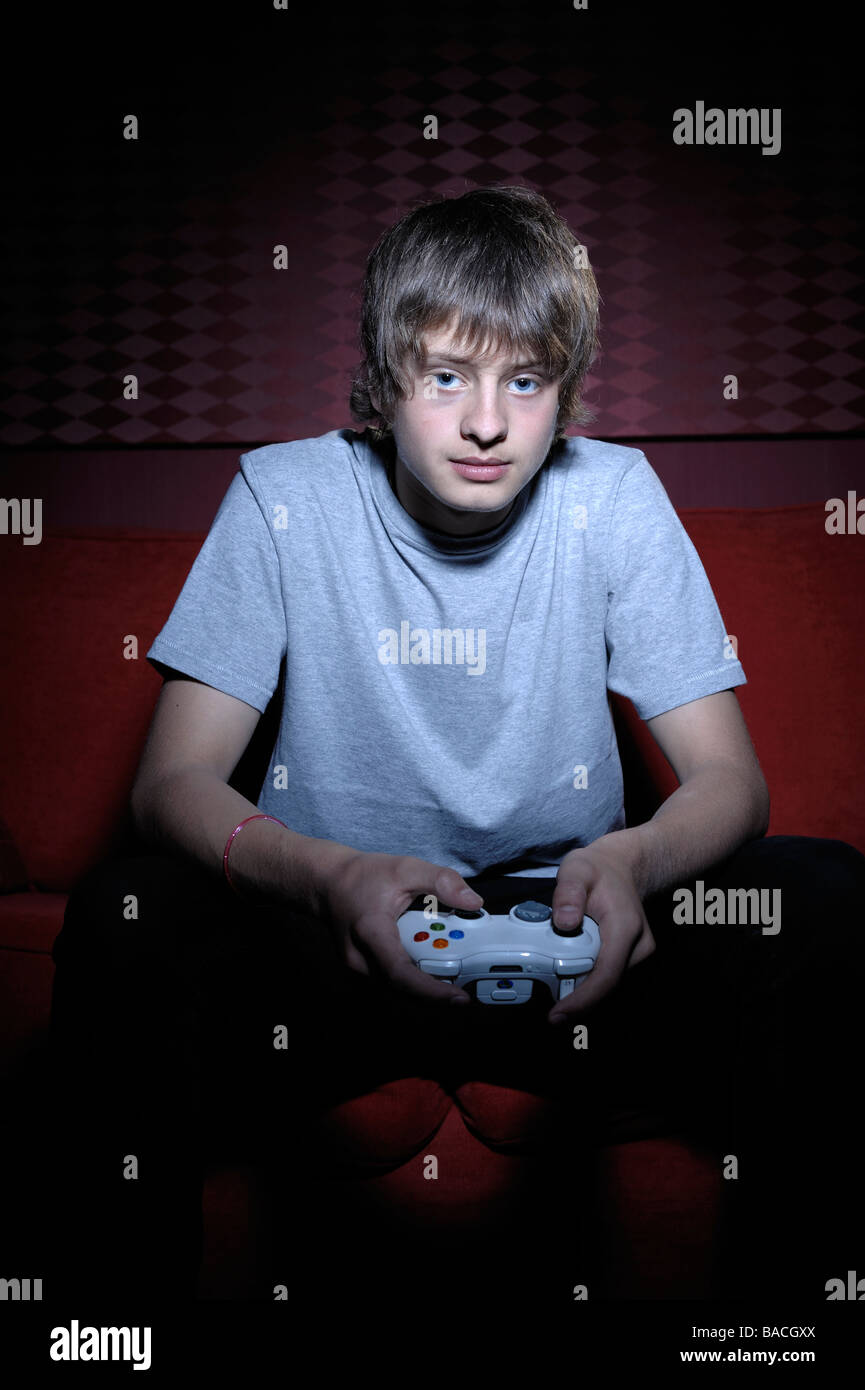 Teenager boy computer night hi-res stock photography and images - Alamy