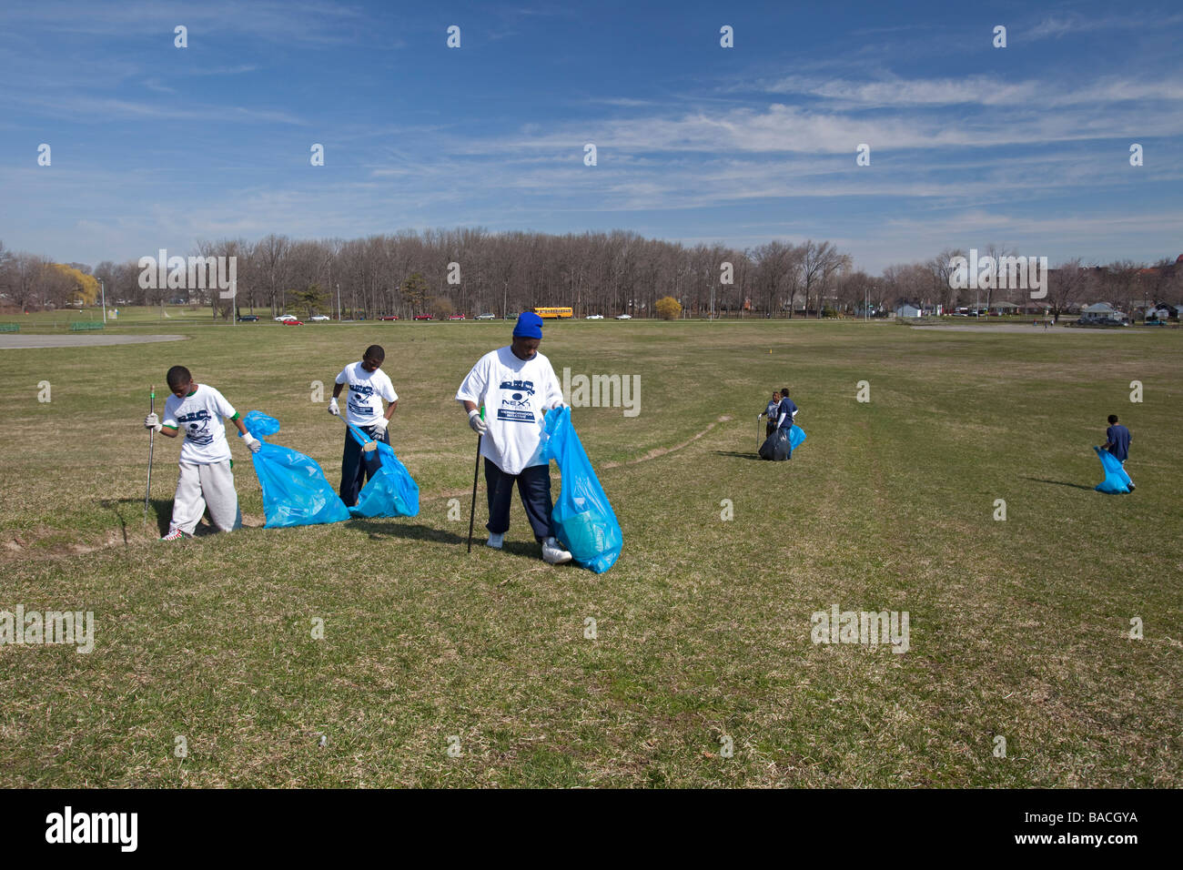 Volunteers Clean City Park Stock Photo - Alamy