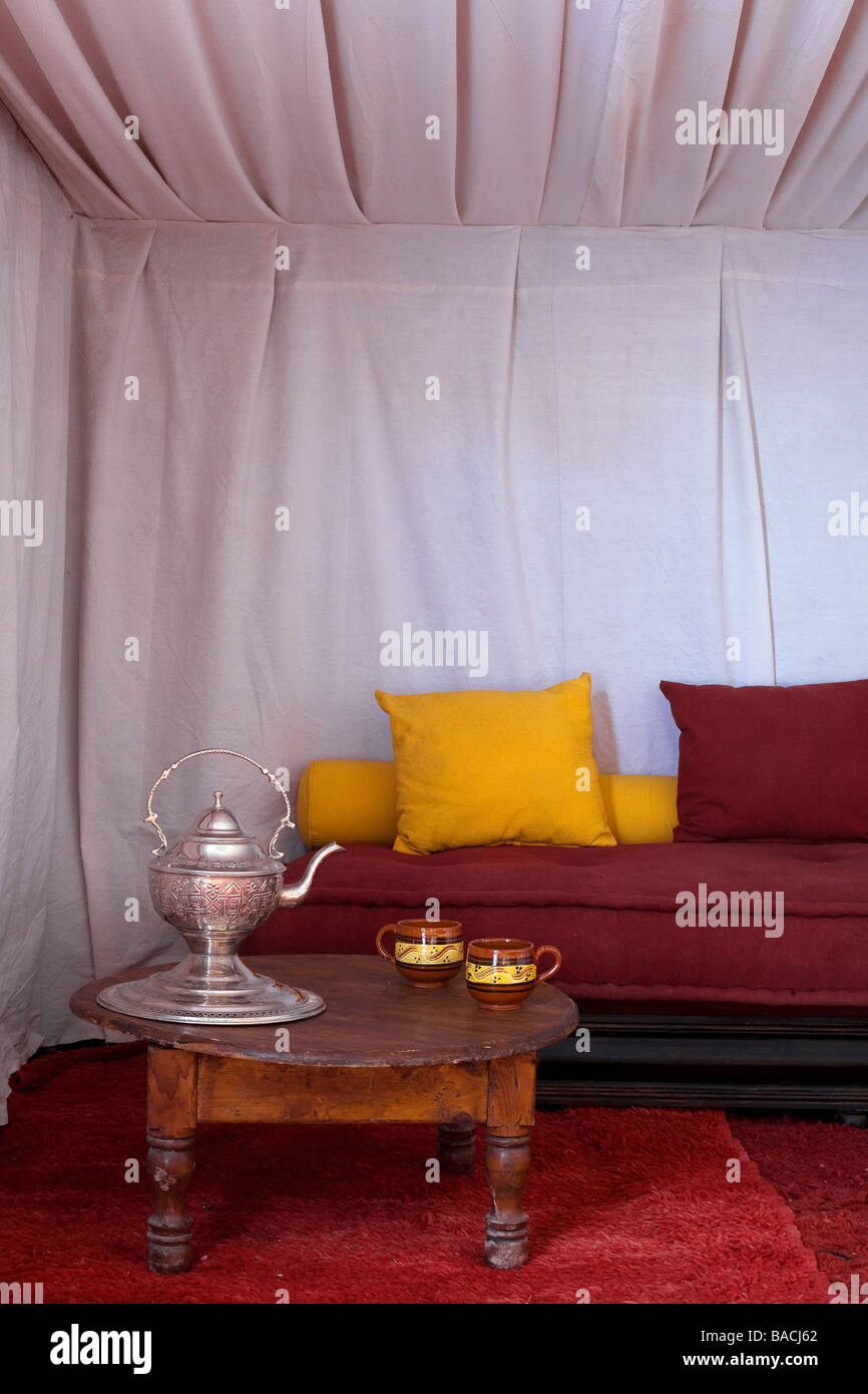 Morocco tea room hi-res stock photography and images - Alamy