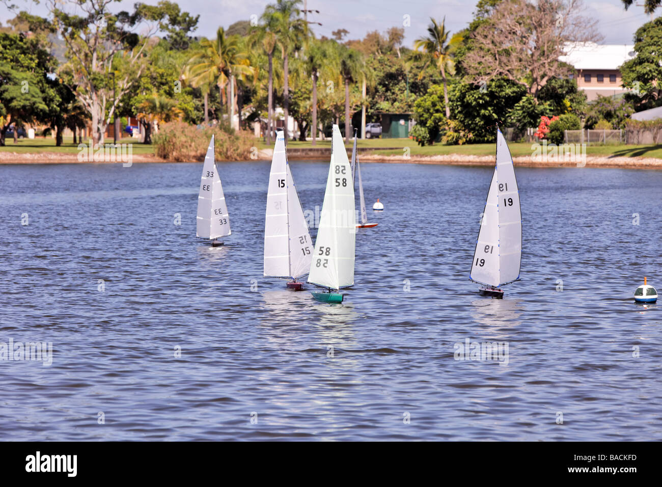 Sailing model boats on lake hi-res stock photography and images - Alamy