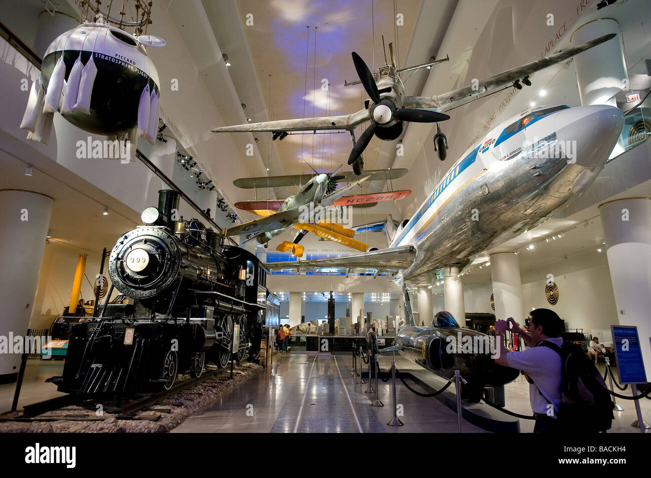 Science industry chicago hi-res stock photography and images - Alamy