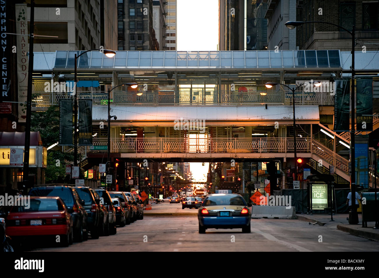 Chicago illinois usa madison street hi-res stock photography and images ...