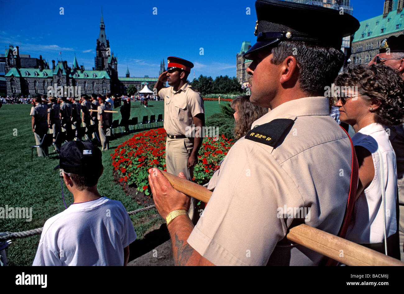Canadian guard uniform hi-res stock photography and images - Alamy