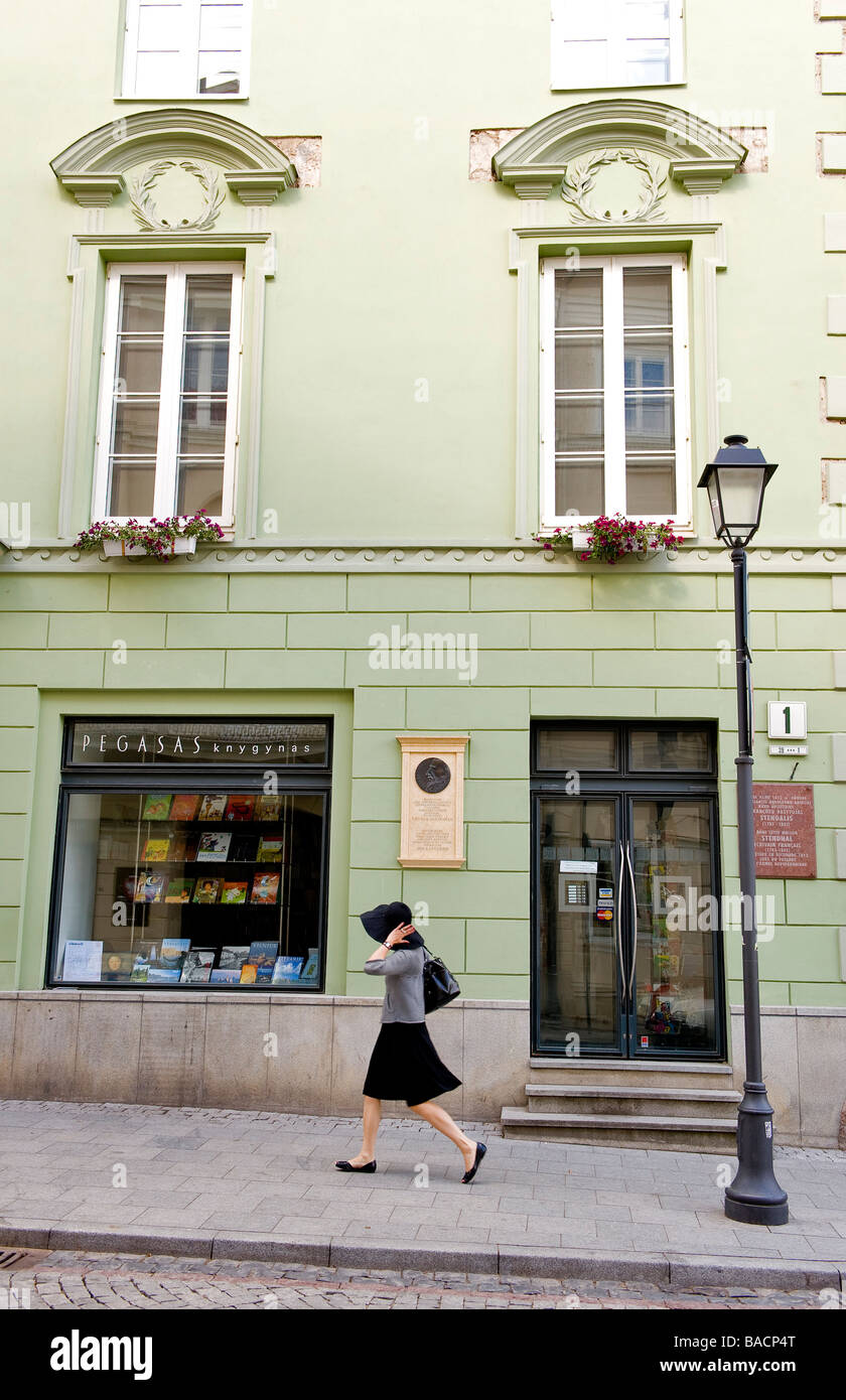Lithuania (Baltic States), Vilnius, rue Didzioji, le centre culturel ...