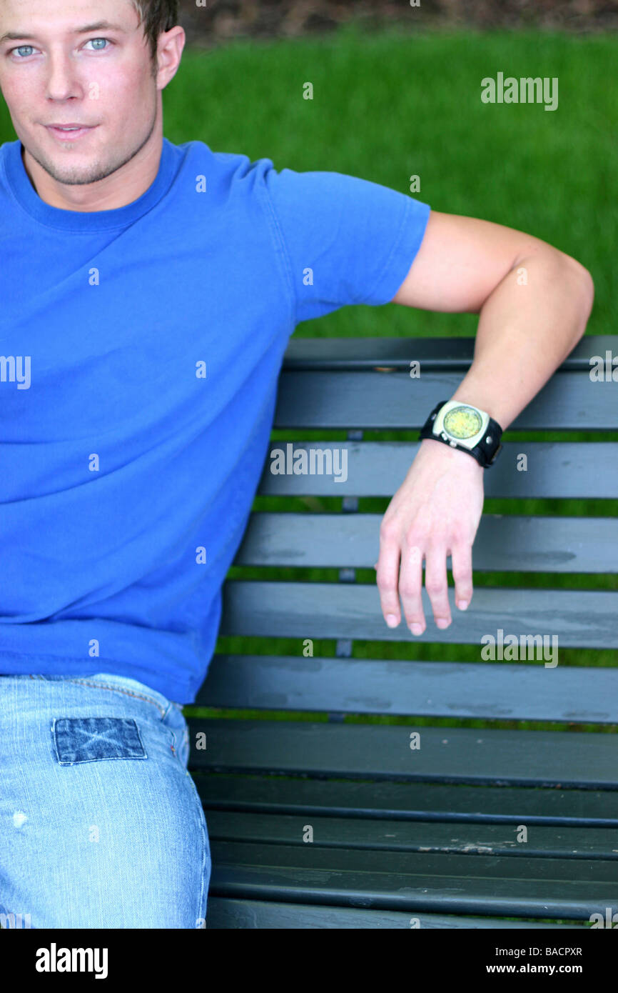 Man men male sitting bench hi-res stock photography and images - Alamy