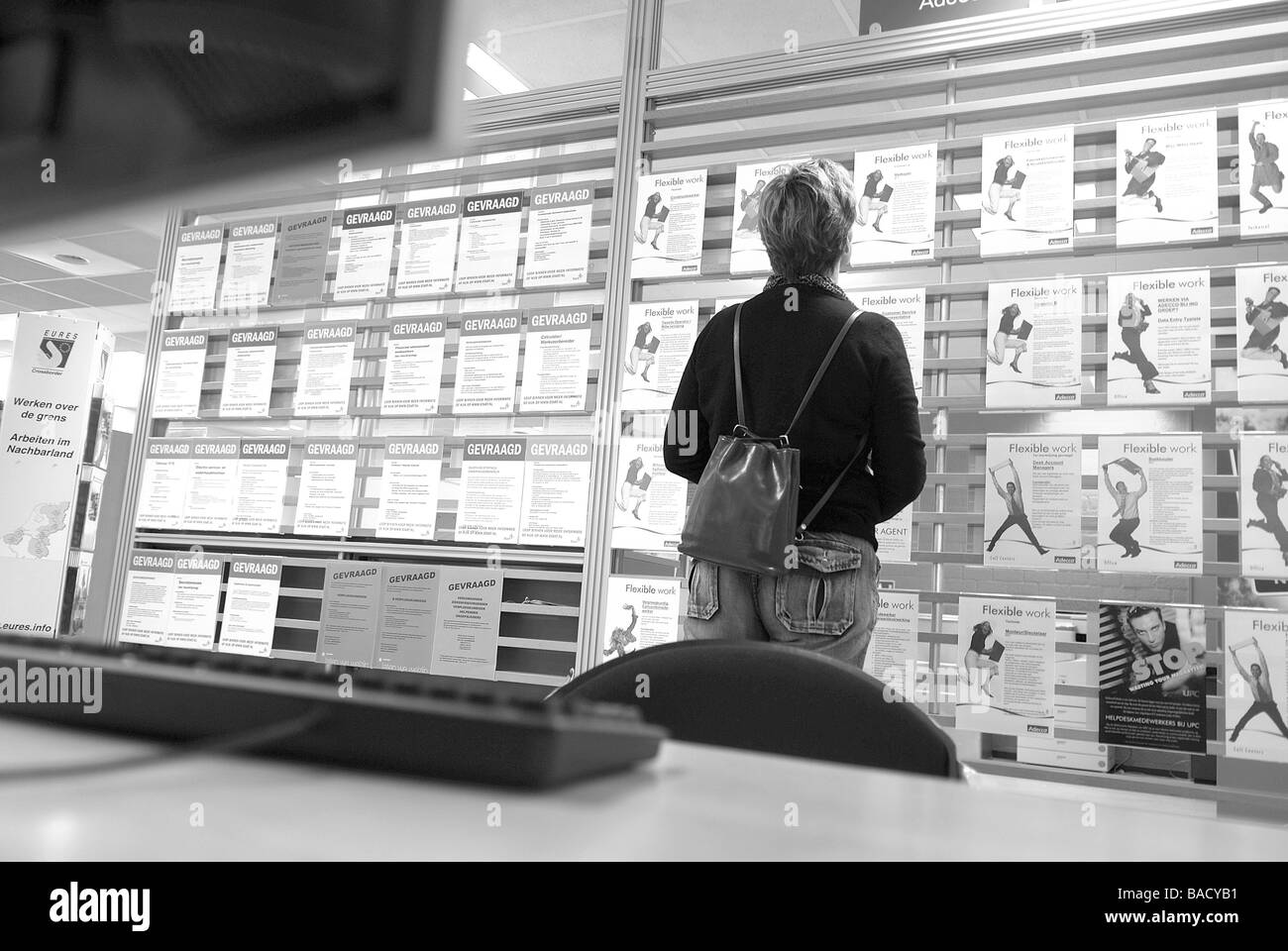 Woman library rear view Black and White Stock Photos & Images - Alamy