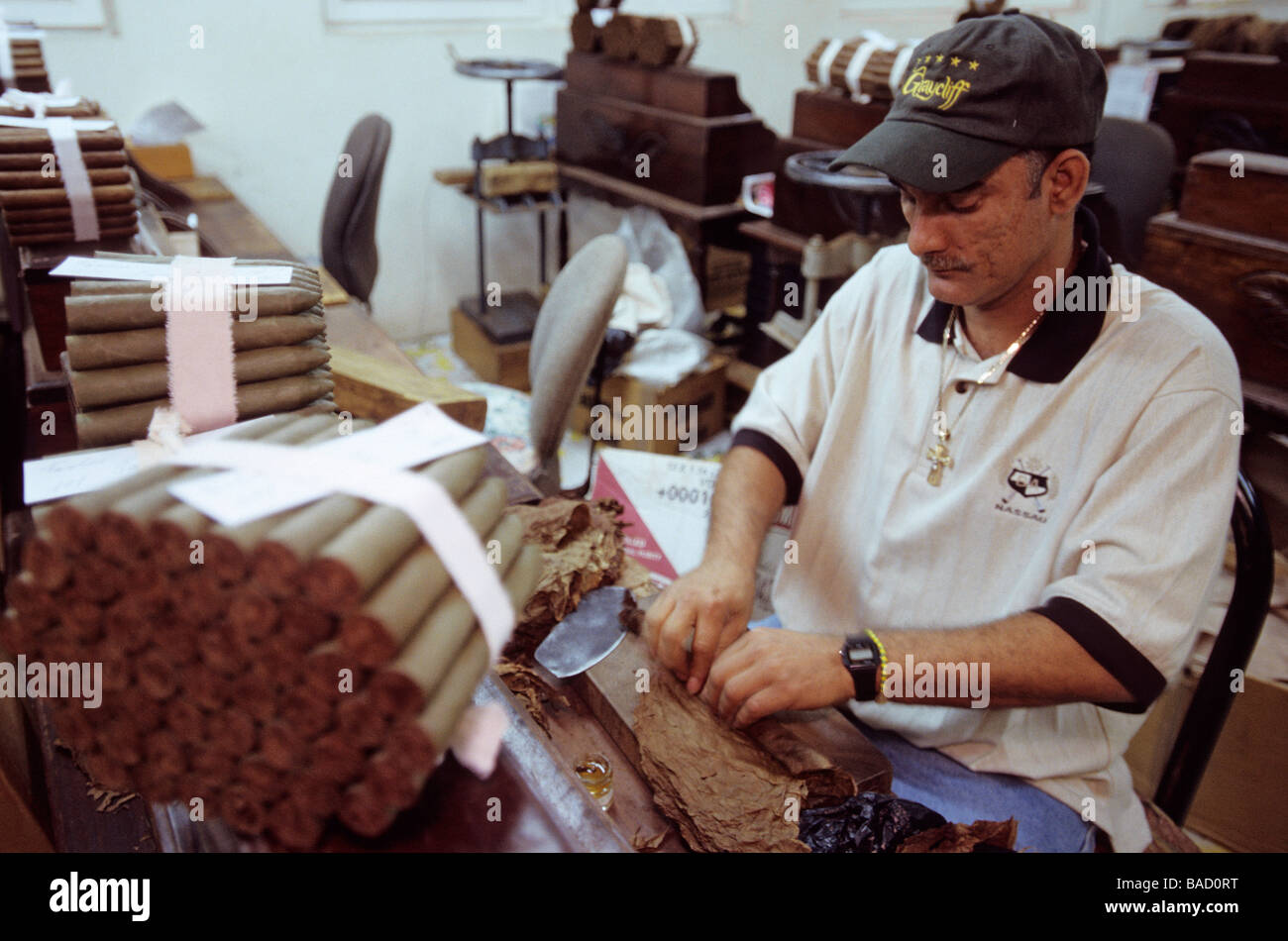 New cigars hi-res stock photography and images - Alamy
