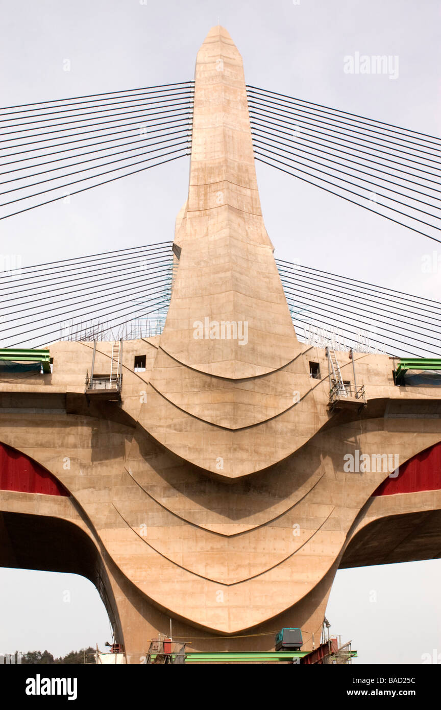 Bridge piers hi-res stock photography and images - Alamy