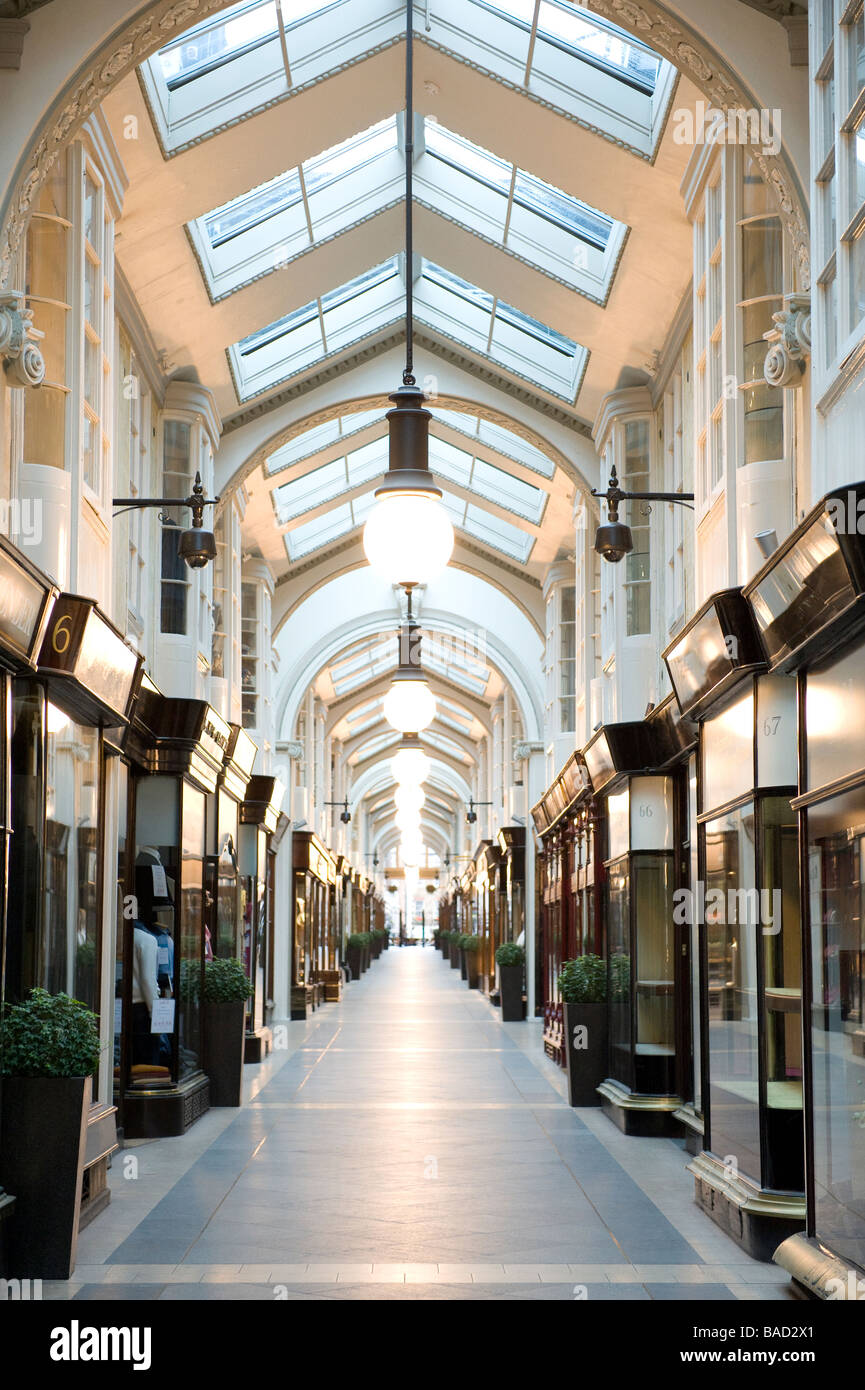 Shopping mall interior arcade hi-res stock photography and images - Alamy
