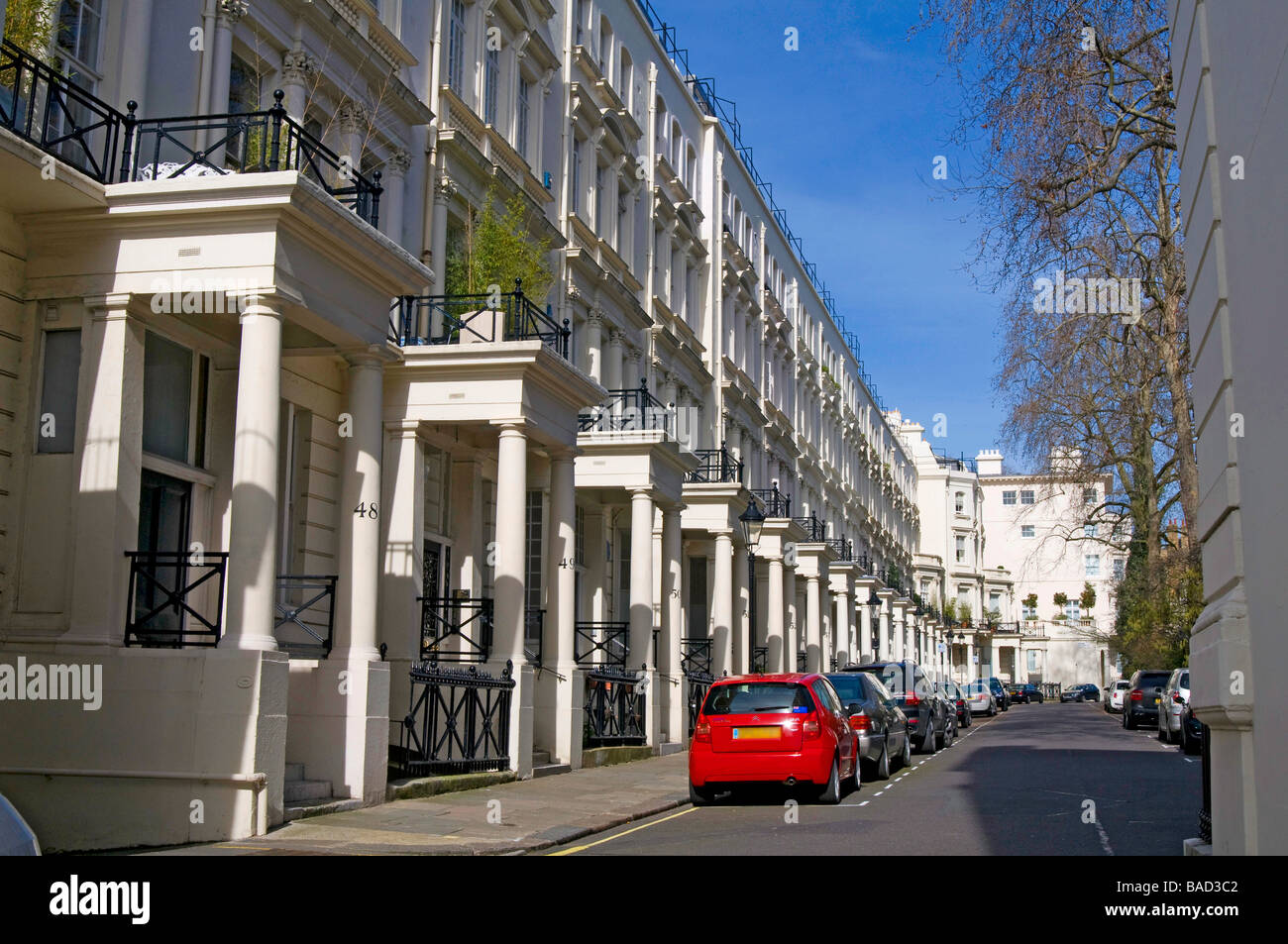 Typical Georgian architecture in West London Street, London, England ...