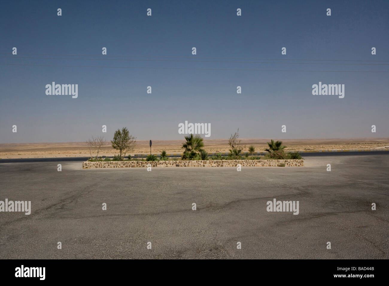 Desert highway jordan hi-res stock photography and images - Alamy