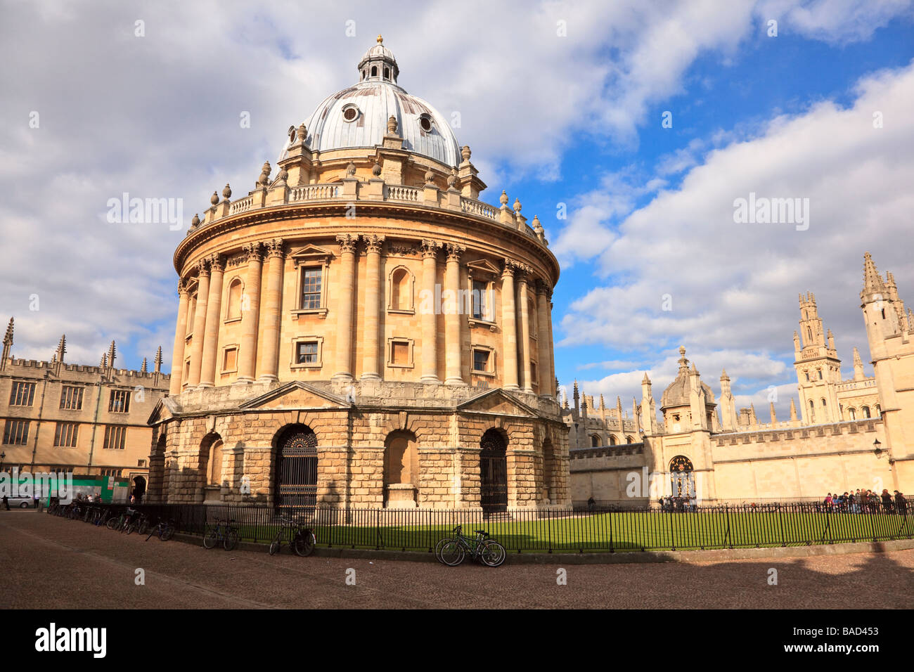 The Radcliffe Camera the earliest example of a circular library in ...