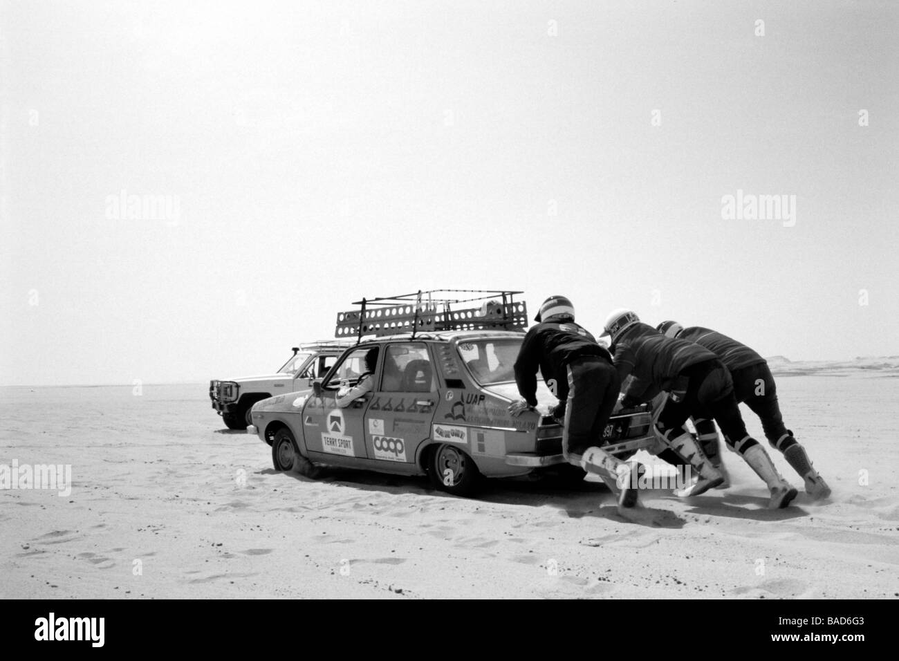Desert islamic image Black and White Stock Photos & Images - Alamy