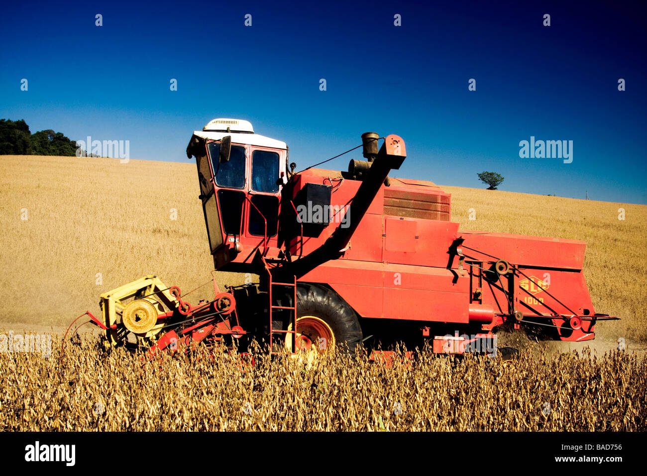 Old combine hi-res stock photography and images - Alamy