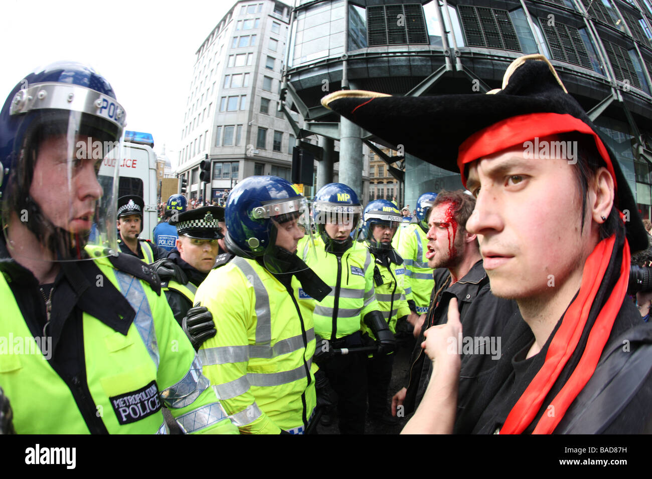 Night time riot police with shield hi-res stock photography and images ...
