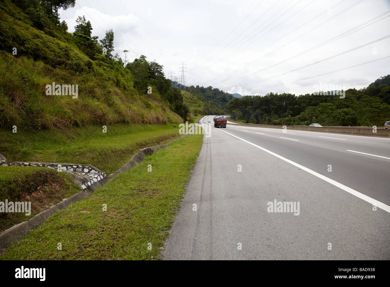 Jungle road hi-res stock photography and images - Alamy