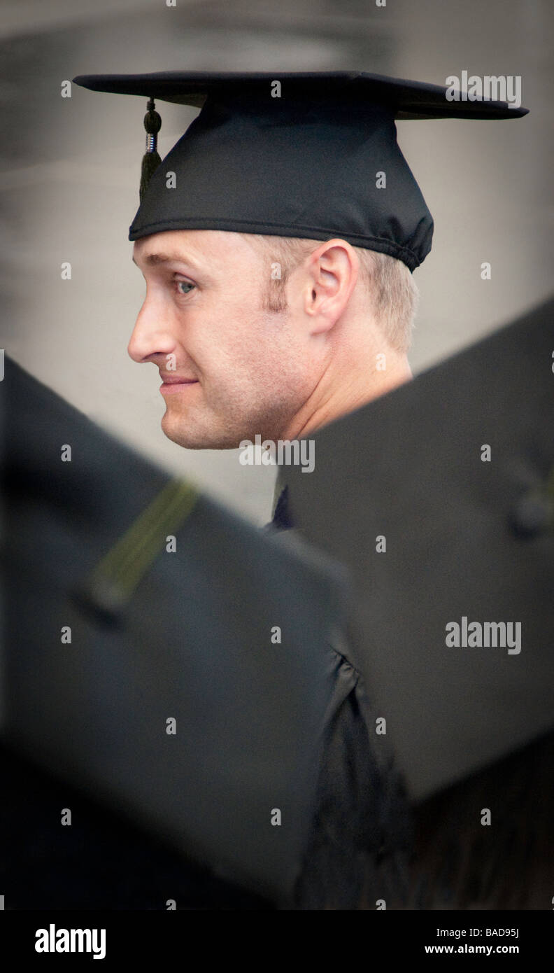 Graduation ceremony college hi-res stock photography and images - Alamy