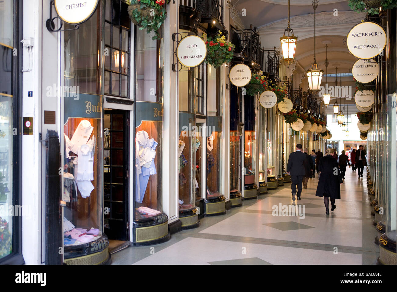London picadilly hi-res stock photography and images - Alamy