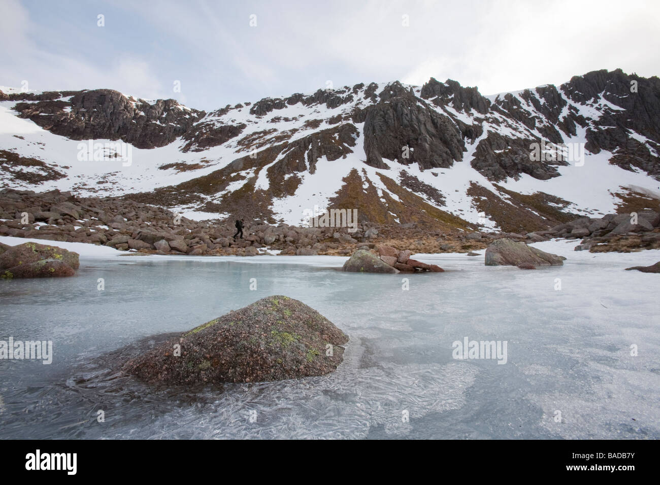 A frozen lochan in Corrie an Lochain in the Cairngorm mountains ...