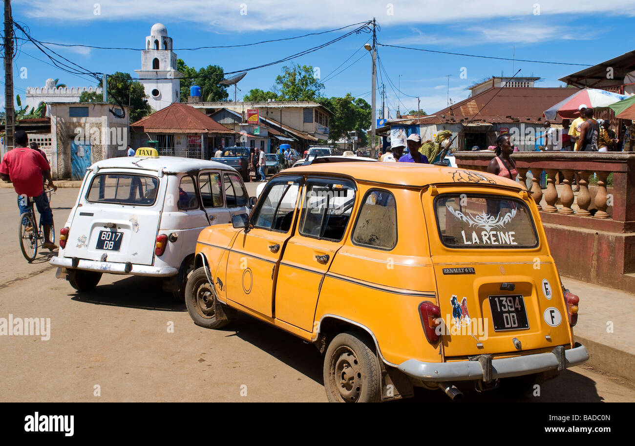 Madagascar, North-West region, Nosy-Bè, 4L taxis and cars in Hell-Ville ...