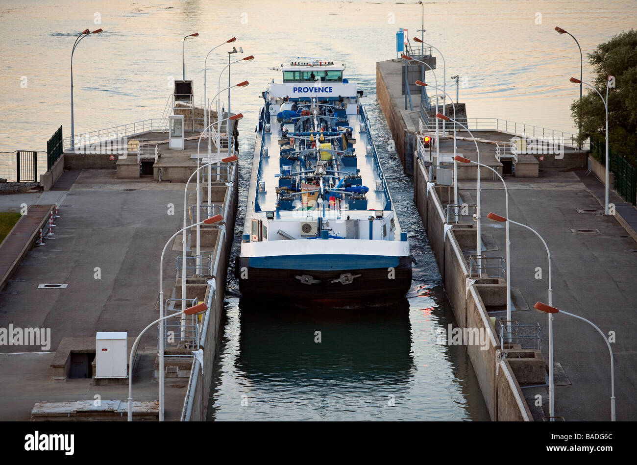 River lock lyon hi-res stock photography and images - Alamy