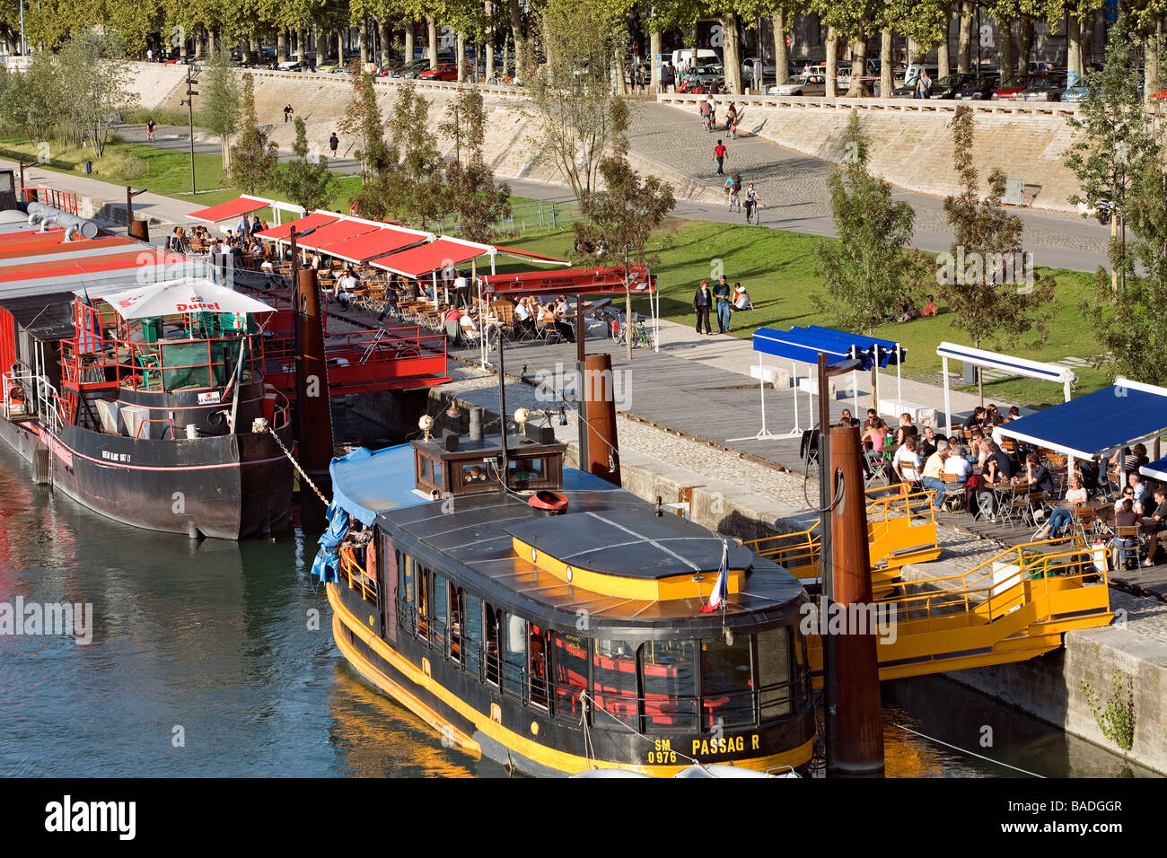 Lighter barge hi-res stock photography and images - Alamy