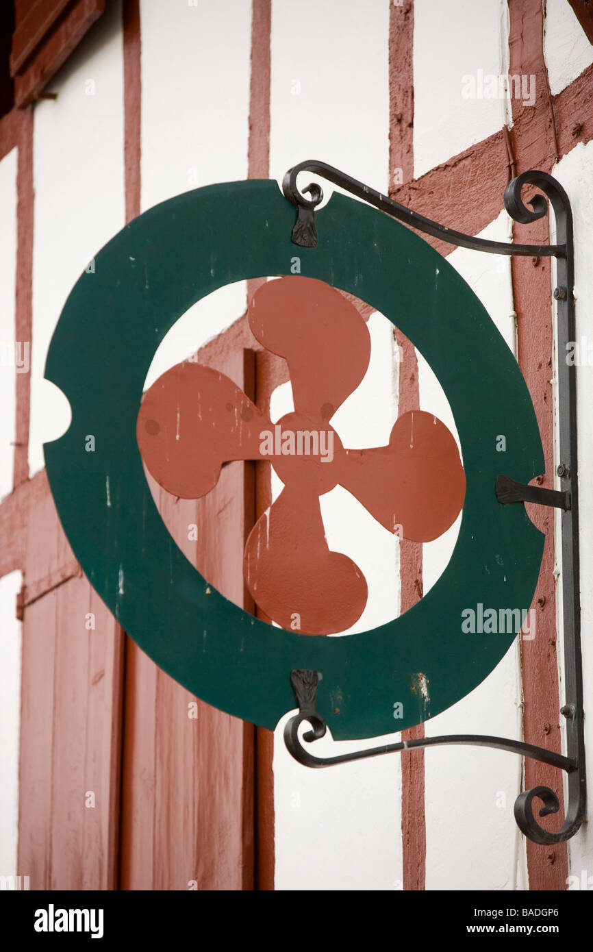 Cross shaped sign hi-res stock photography and images - Alamy