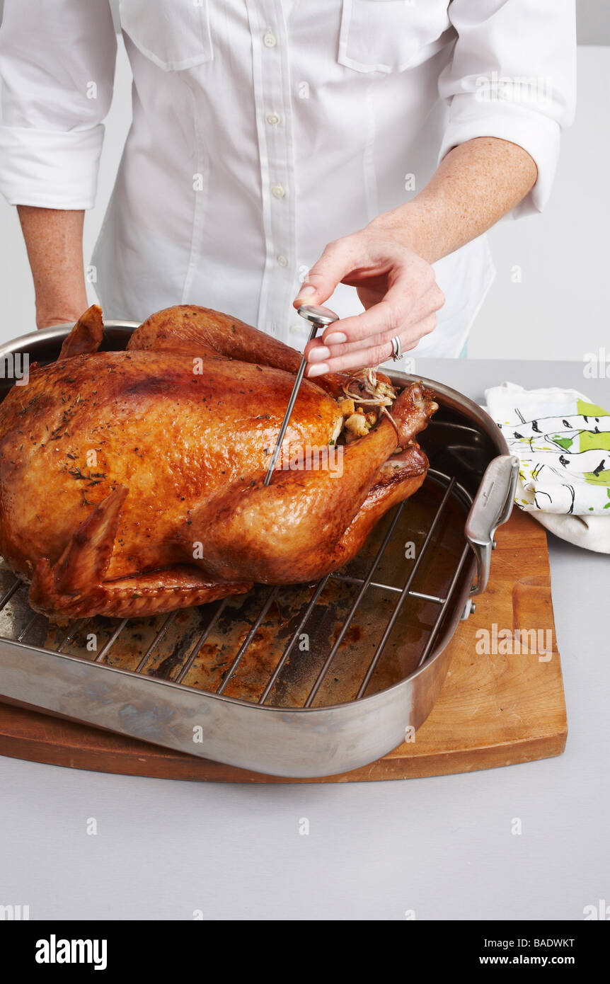 Roasted turkey images hi-res stock photography and images - Alamy
