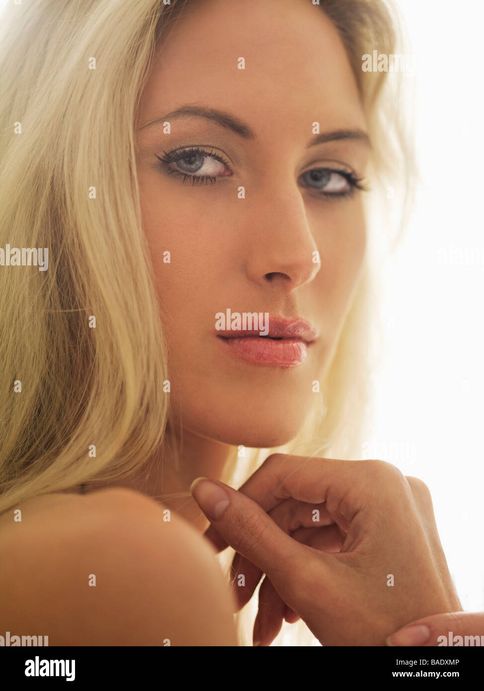 looking into camera Stock Photo - Alamy