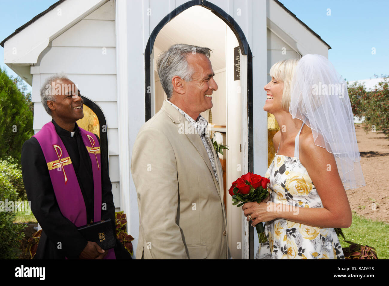 North american bride and groom hi-res stock photography and images - Alamy