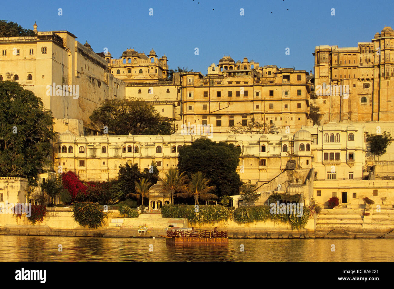 India, Rajasthan State, Udaipur, the City Palace, King Palace and lake ...