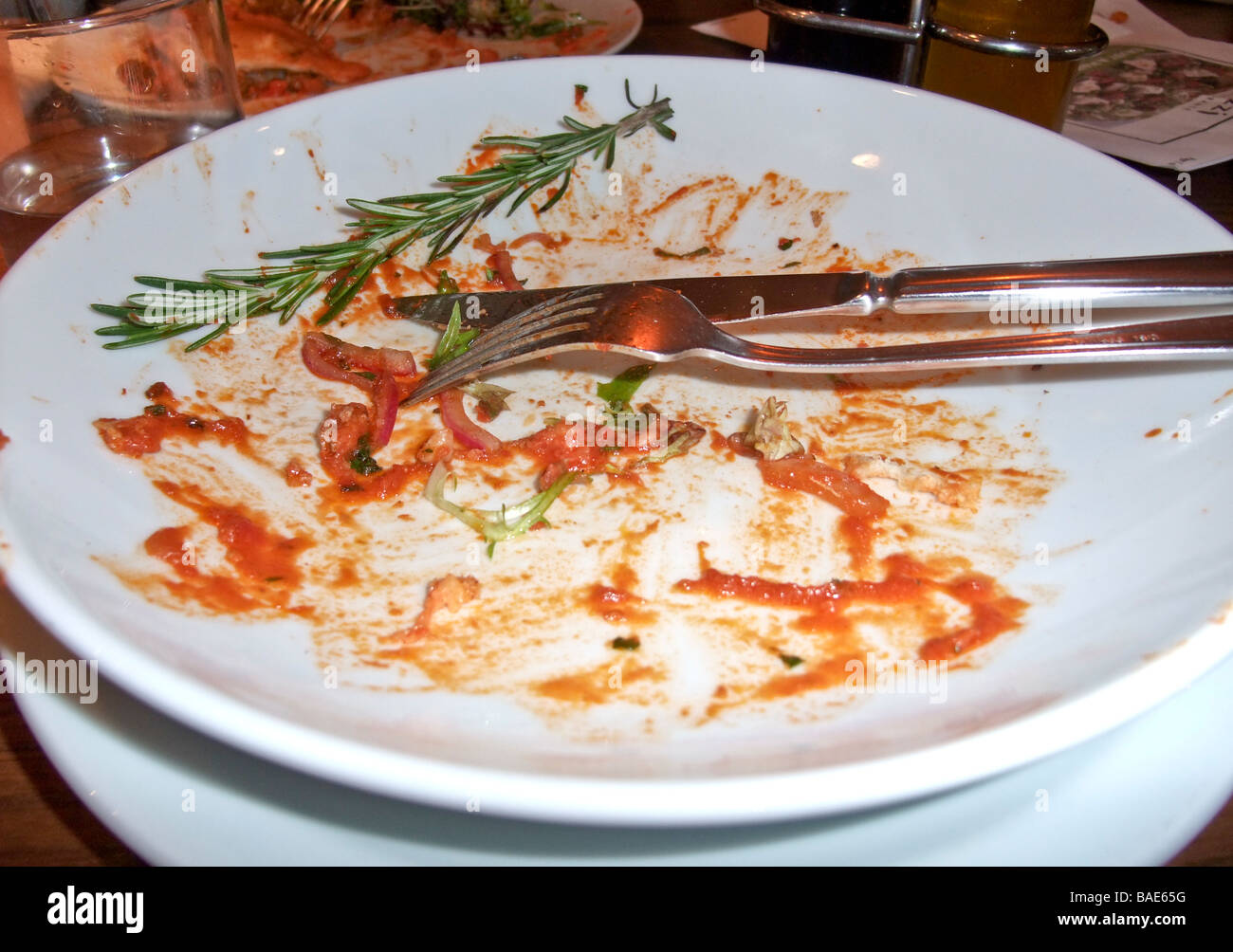 Empty plate cutlery hi-res stock photography and images - Alamy