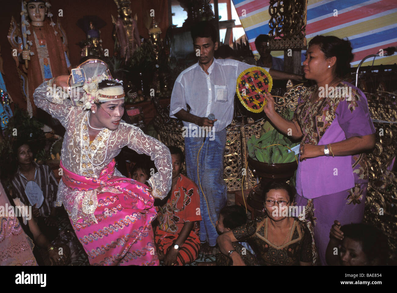 Nat pwe festival myanmar hi-res stock photography and images - Alamy