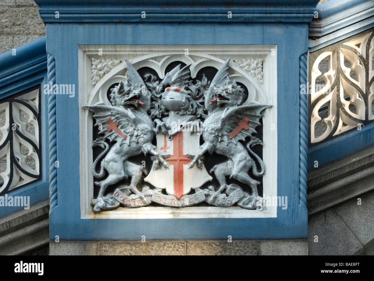Detail of London City coat of arms on steps to Tower Bridge Stock Photo ...