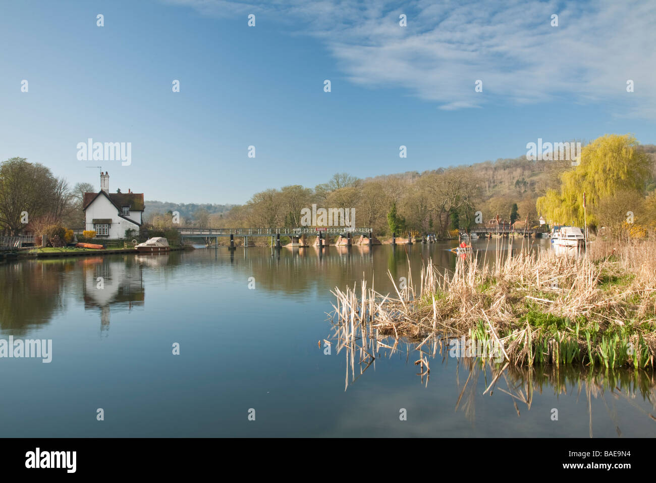 Goring On Thames Lock High Resolution Stock Photography and Images - Alamy