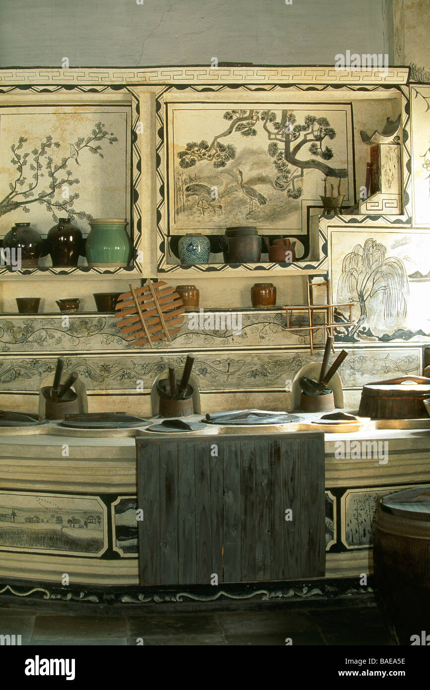China, Zhejiang province, Putuoshan island, Puji temple, buddhist monks ...