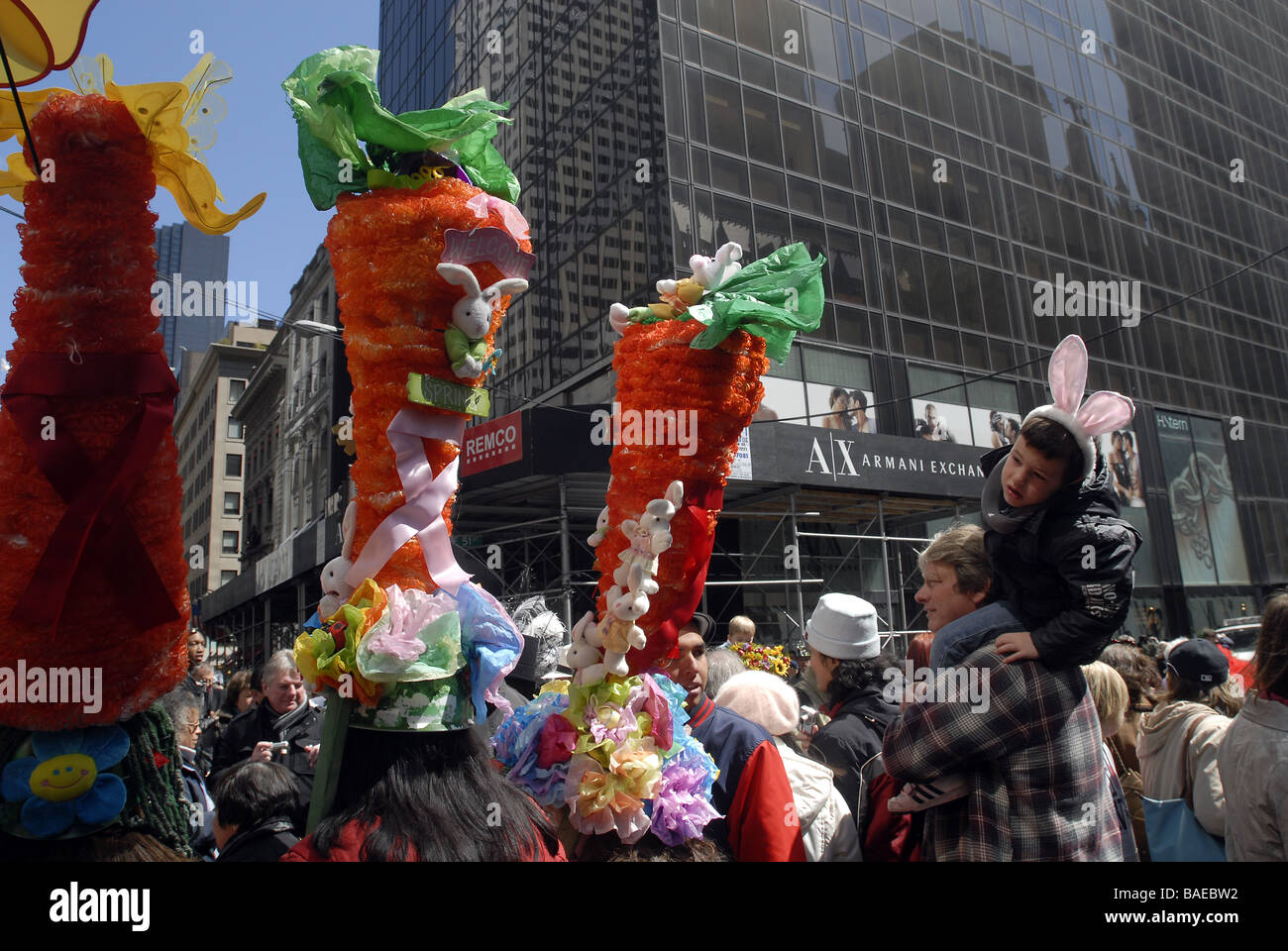 Thousands turn out on a cold and blustery Easter Sunday in New York on ...