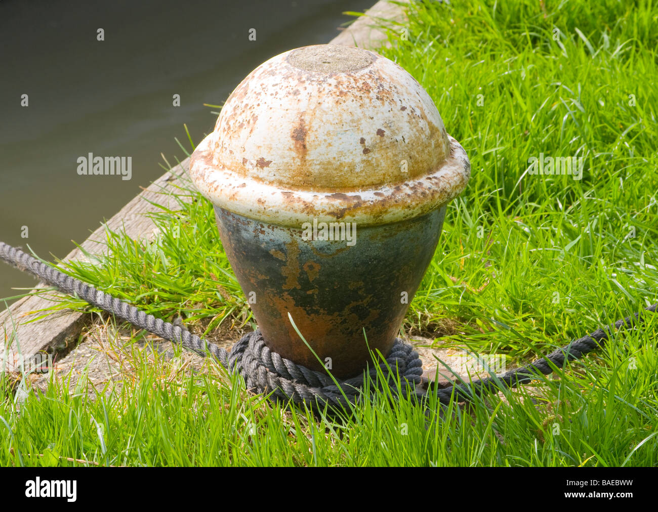 Boat mooring posts hi-res stock photography and images - Alamy