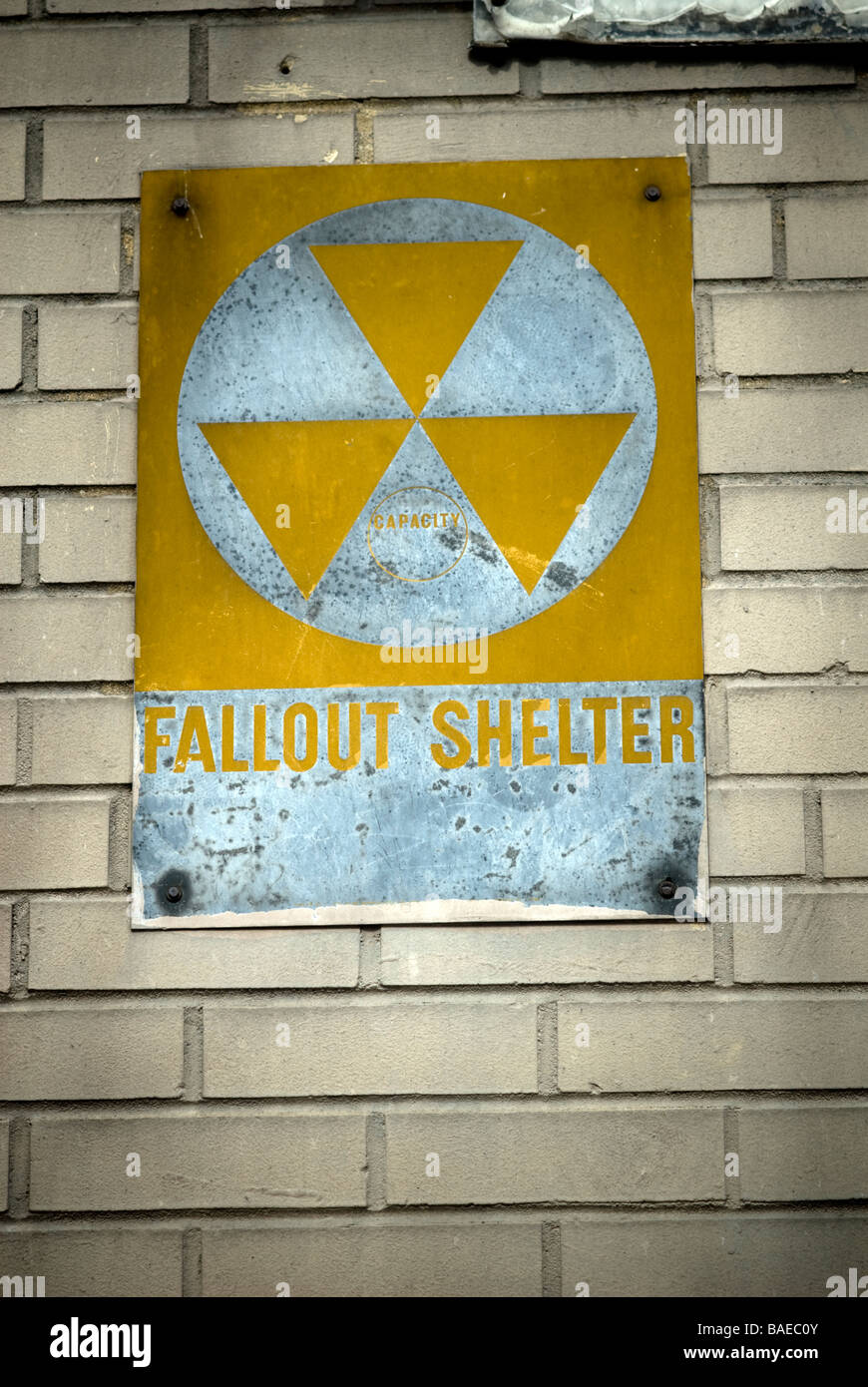 Nuclear fallout shelter hi-res stock photography and images - Alamy