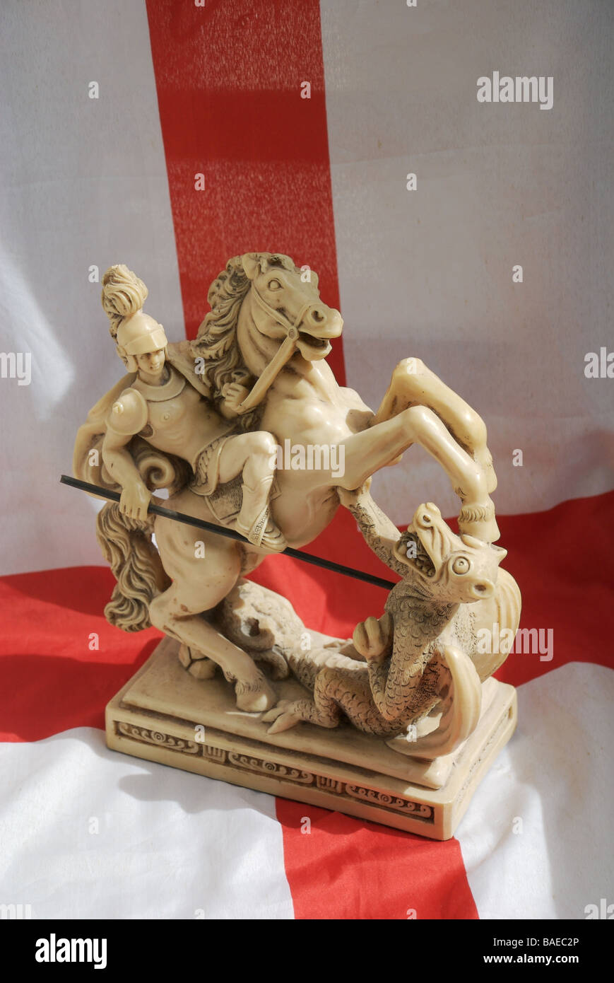 St george and the dragon statue hi-res stock photography and images - Alamy