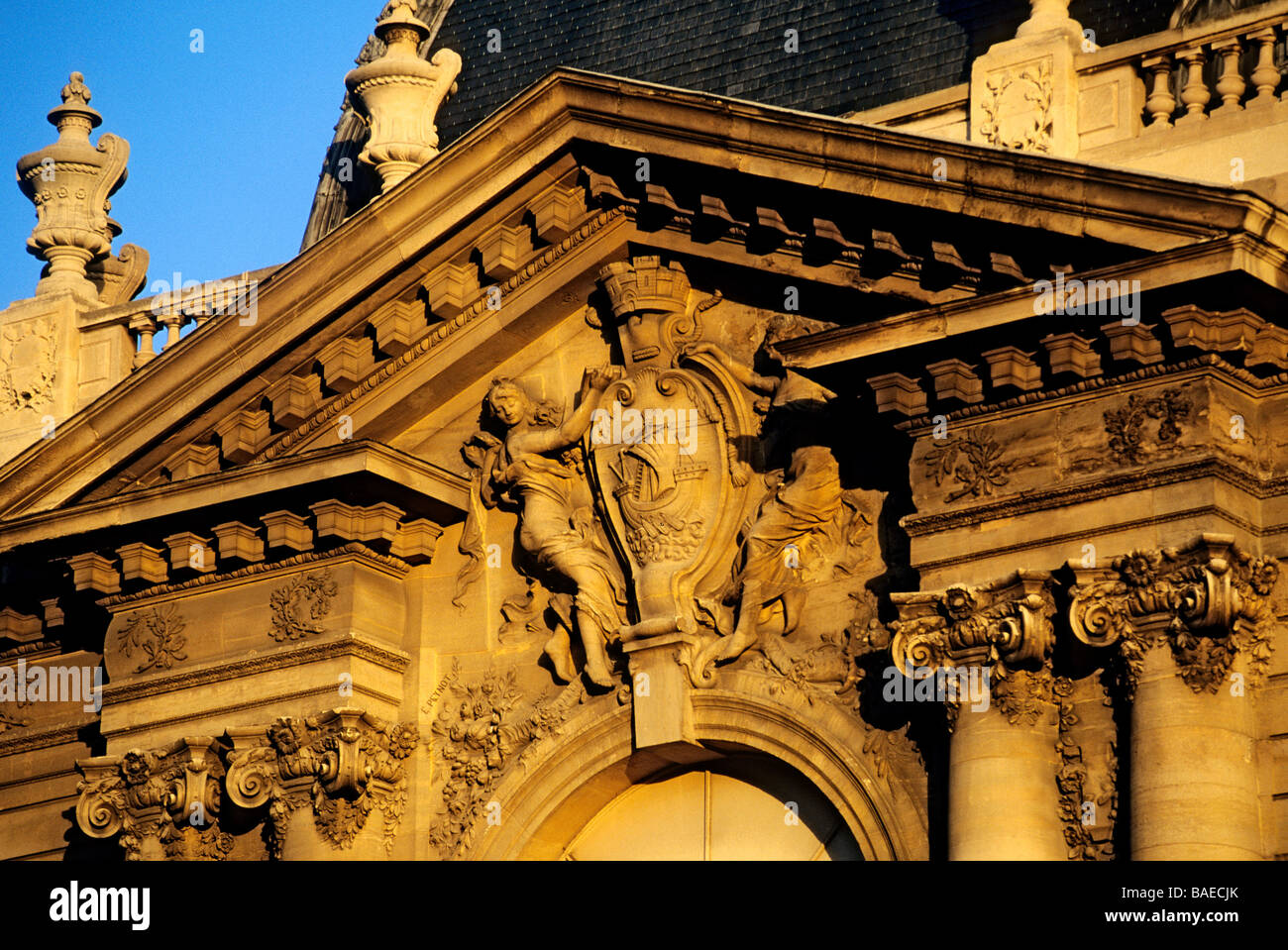 France, Paris, architectural detail of the Petit Palais pediment Stock ...