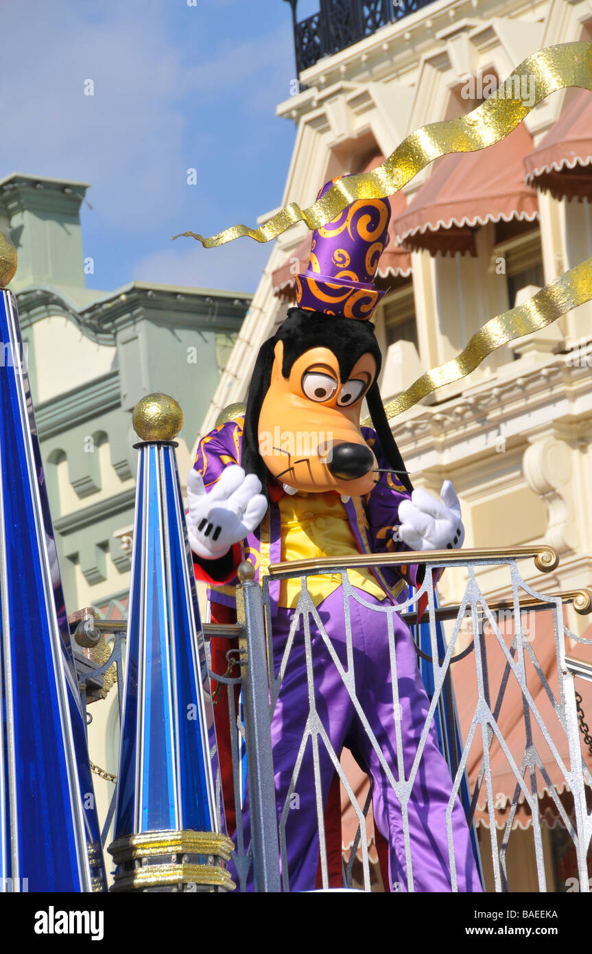 Goofy walt disney world hi-res stock photography and images - Alamy