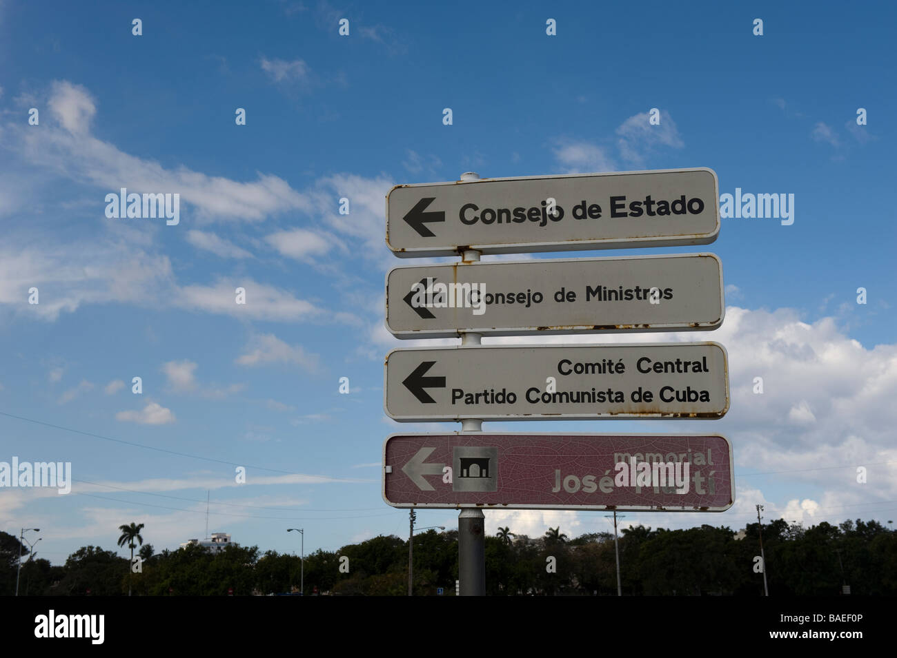 Cuba sign post city havana hi-res stock photography and images - Alamy