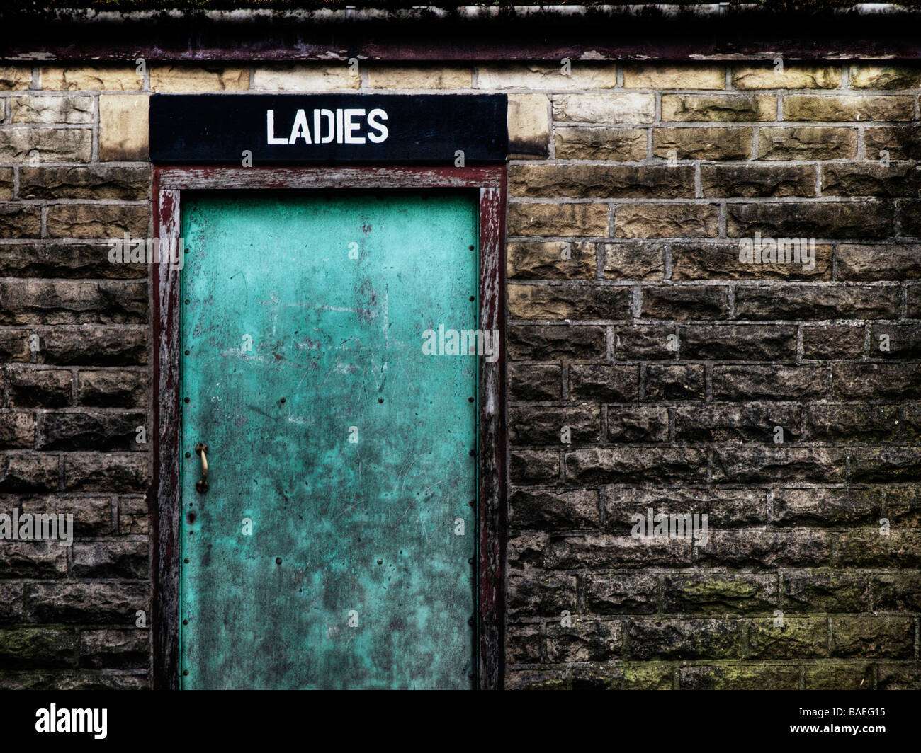 Ladies toilet door hi-res stock photography and images - Alamy