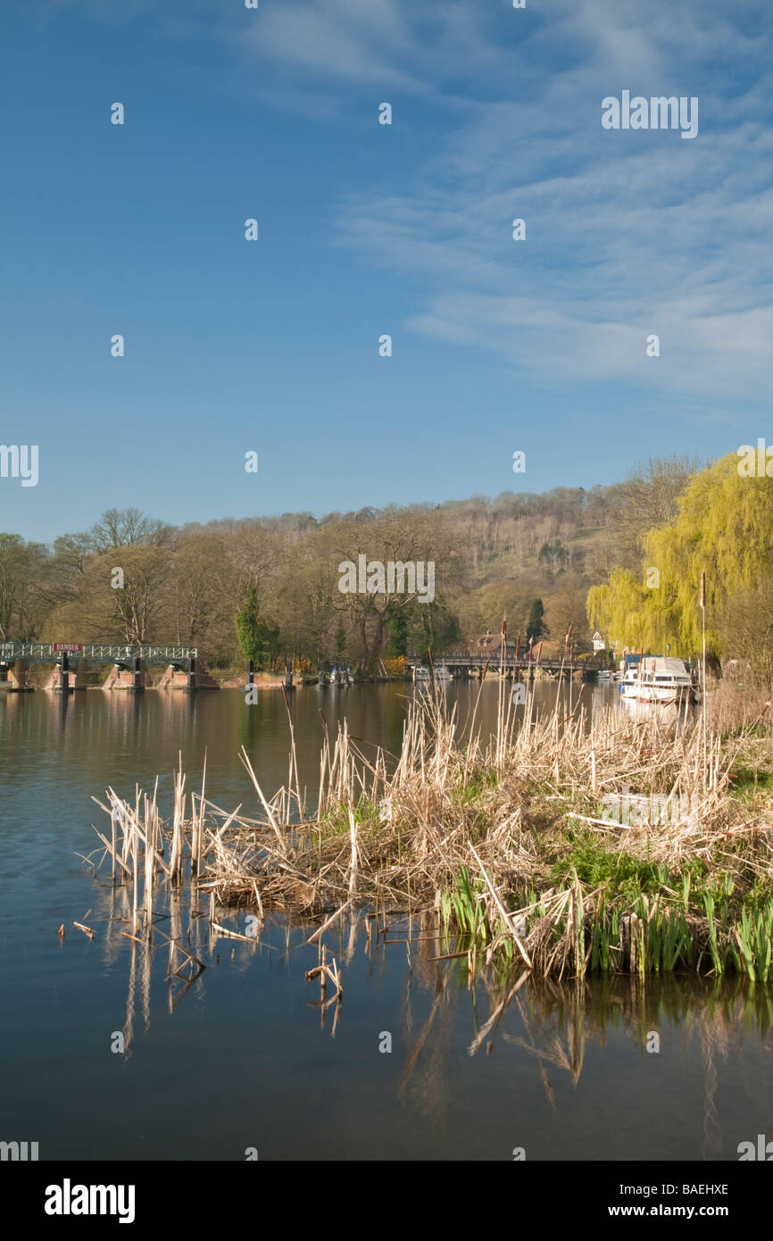 Upstream of the lock and weir at Goring on Thames Oxfordshire looking ...